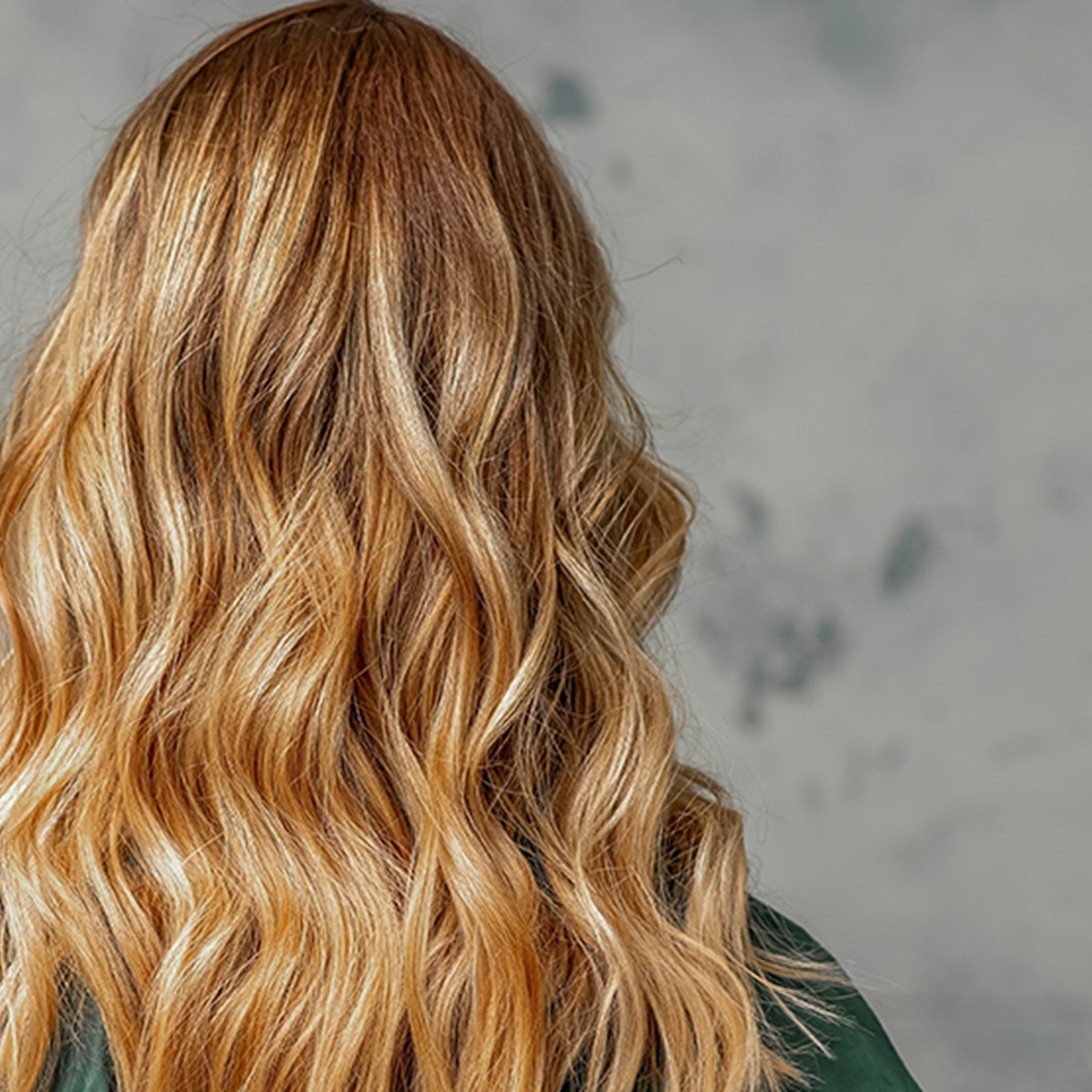 Barvni preliv za lase: Vse to zmore ta vsestranski kozmetični izdelek ...